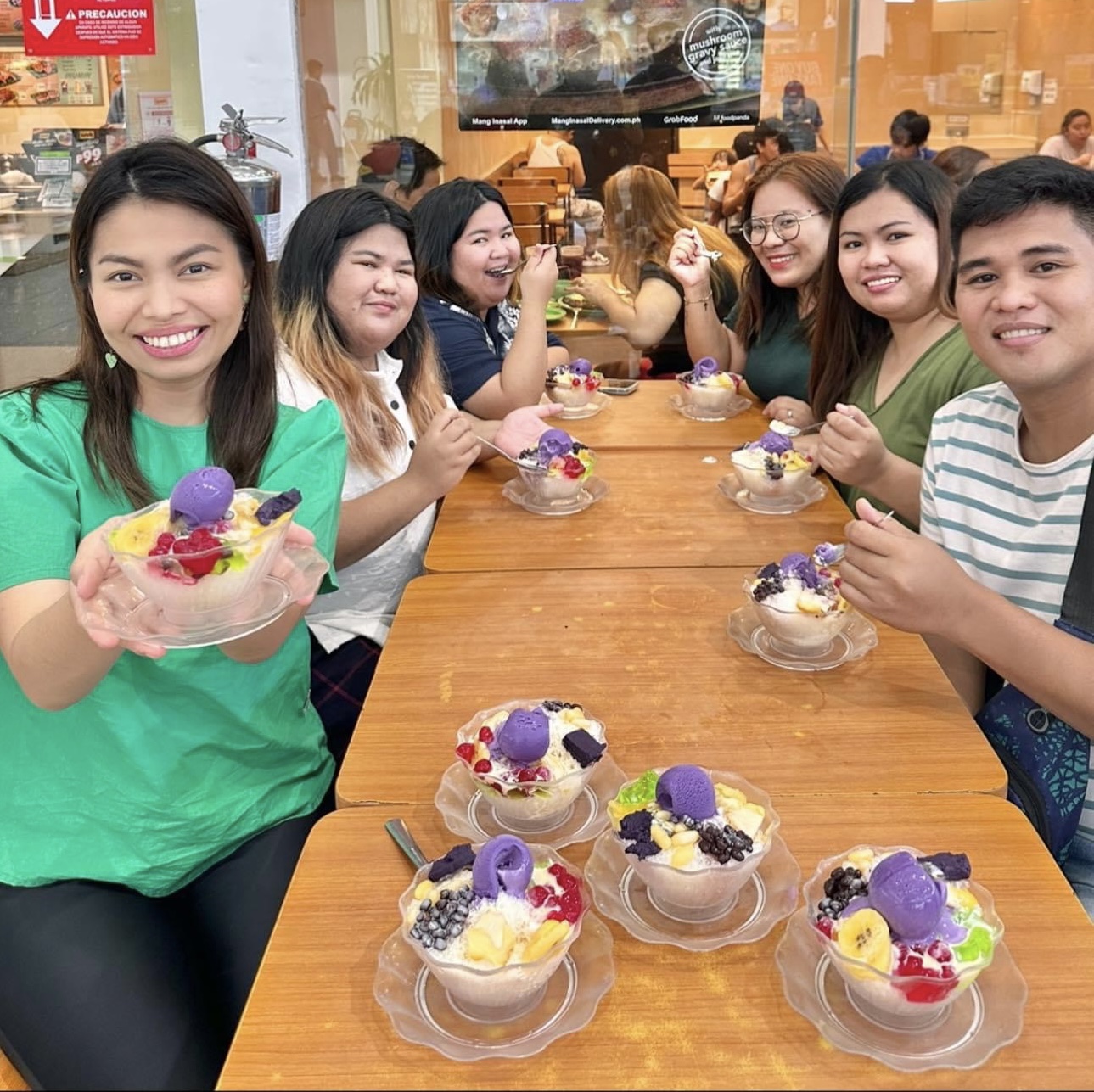 Mang Inasal customers celebrate National Halo-Halo Blowout ...